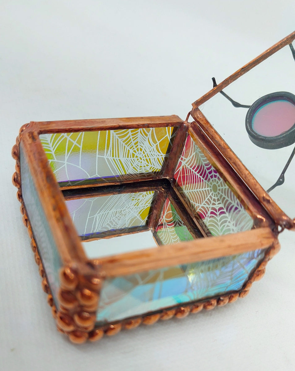 Dichoic Bevel Spider Trinket Box – Fulcrum Stained Glass